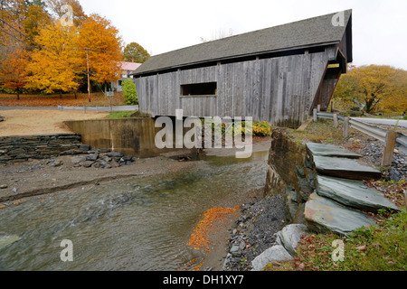 Lincoln Gap Covered Bridge, Warren, Vermont Stock Photo - Alamy
