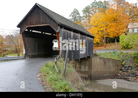 Lincoln Gap Covered Bridge, Warren, Vermont Stock Photo - Alamy