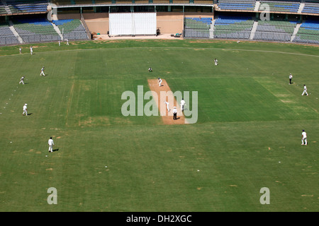 Empty cricket pitch Stock Photo: 140149675 - Alamy