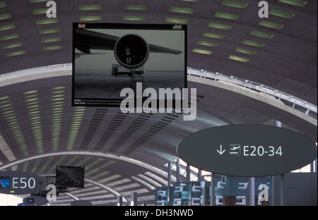 Paris Terminal CDG 2E prior to collapse on 23 May 2004 Stock Photo - Alamy