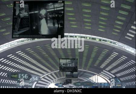 Paris Terminal CDG 2E prior to collapse on 23 May 2004 Stock Photo - Alamy