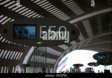 Paris Terminal CDG 2E prior to collapse on 23 May 2004 Stock Photo - Alamy