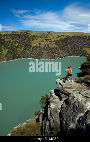 Mountain biker above Lake Roxburgh on Roxburgh Gorge Cycle and Walking ...