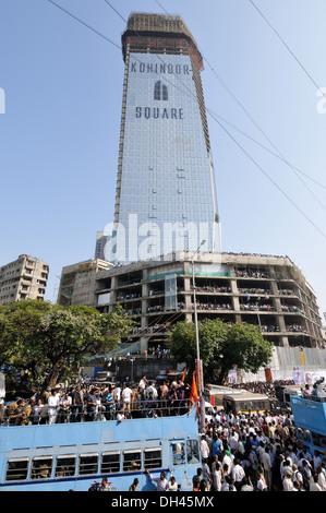 Funeral Procession crowd for Balasaheb Thackeray on Bandra flyover ...
