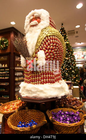 German confectionary shop at christmas Stock Photo - Alamy