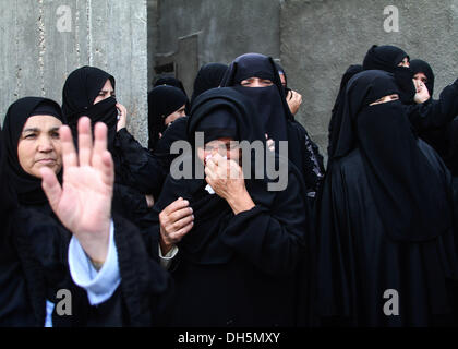 Gaza, Palestinian territories, . 1st Nov, 2013. A Palestinian female ...