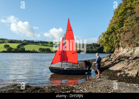 river dart,devon,red sail,launching boat,stoke gabriel,red sailed boat ...
