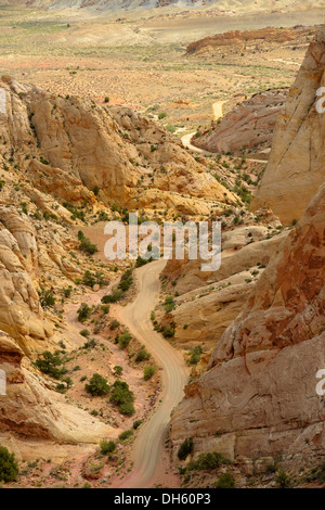 Dirt road, Notom-Bullfrog Road winding through the Muley Twist Canyon ...