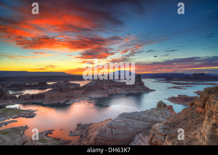 View of Gunsight Butte and Gunsight Bay of Lake Powell from Almstrom ...