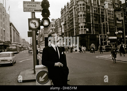 British actor Gerald Harper Stock Photo - Alamy