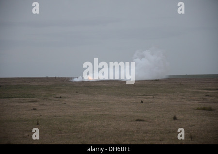 mortar,British,army,bomb,81mm,support weapon, indirect, fire, live ...
