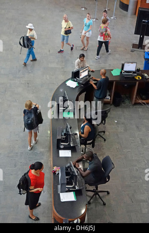 people using computers at Brooklyn Public Library Stock Photo - Alamy