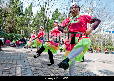 Shanghai, women in national costume in a restaurant Stock Photo - Alamy