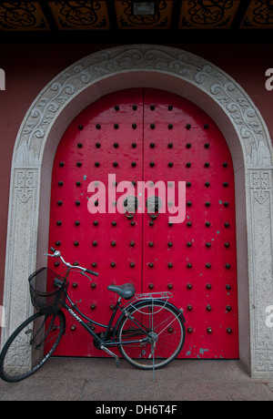 Baiyun Guan Taoist Temple locate 239 Dajing Road, Huangpu District ...
