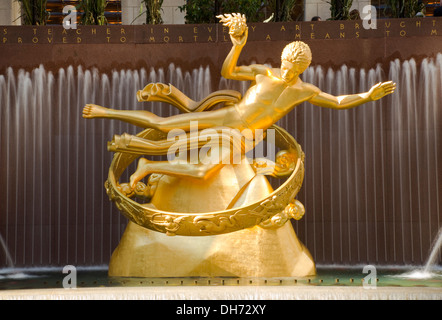 Prometheus Statue and 30 Rock, Rockefeller Center NYC Stock Photo - Alamy