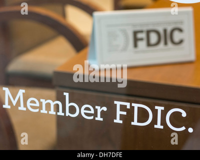 Bank Member FDIC Sign on Window and Desk, USA Stock Photo - Alamy