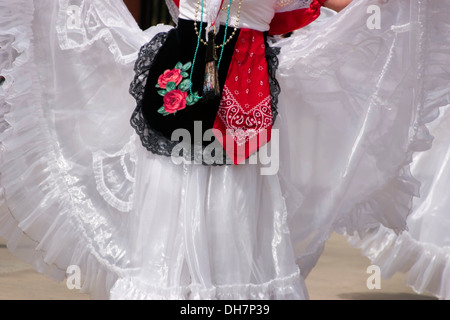 Senorita dancer, "Dieciseis de Septiembre" Mexican Independence Day ...