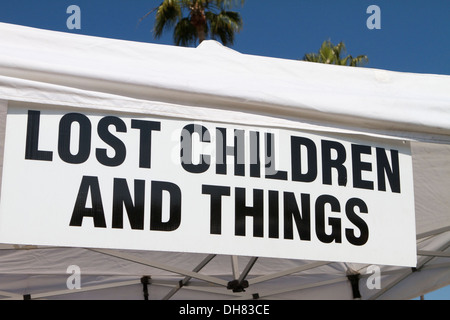 Lost Children Sign Stock Photo: 48286260 - Alamy