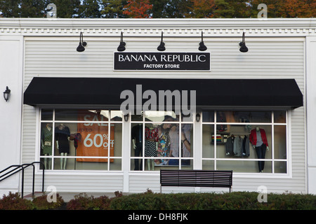 A Banana Republic store is pictured at Lee Premium Outlets in Lee (MA ...
