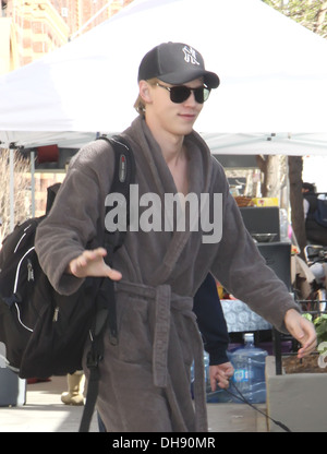 Austin Butler on the set of 'The Carrie Diaries', as he prepares to ...