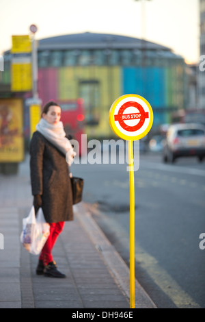 Bus Stop, Waterloo Bridge, London, England, UK Stock Photo - Alamy
