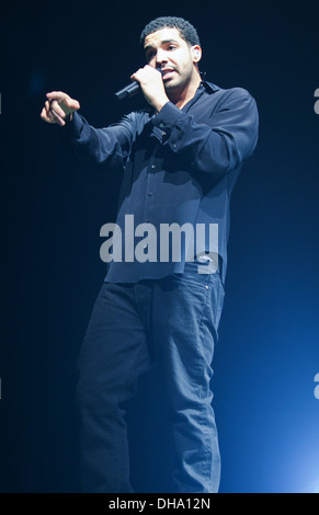Drake performs live at Palais Omnisports de Paris-Bercy Paris France ...