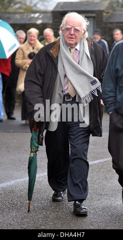 Paddy Reilly Funeral of Barney McKenna last original member of Ballad ...