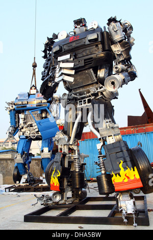 Giant Scrap Metal Transformers Chinese artist Kefeng Zhu and his team ...