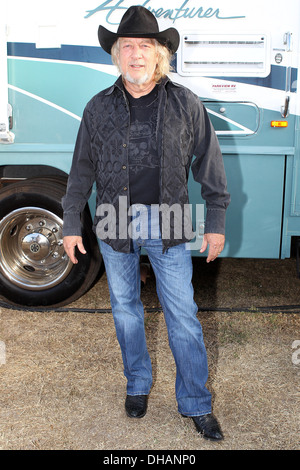 Country Music artist John Anderson performs at Balloons Over Paradise ...