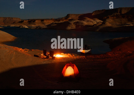 Boat camping in West Canyon, Lake Powell, Glen Canyon National ...