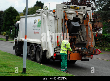Dustbin men Northampton collecting recycled rubbish Stock Photo - Alamy