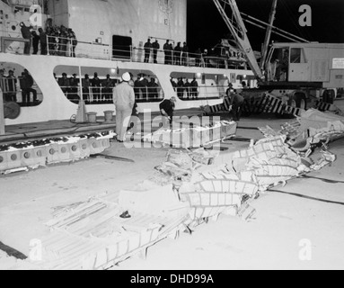 Wreckage from the space shuttle Challenger, STS-51L mission, retrieved ...