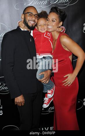 Egypt Daoud Dean, Alicia Keys at a public appearance for Knicks NBA ...