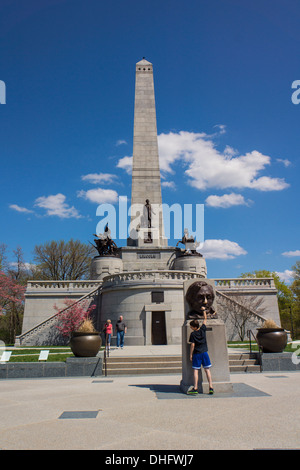 Abraham Lincoln Tomb in Springfield, Illinois Stock Photo - Alamy