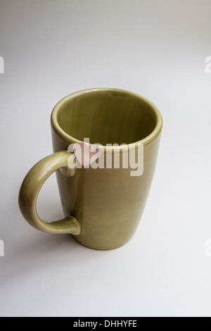 Chipped damaged dishes Stock Photo - Alamy