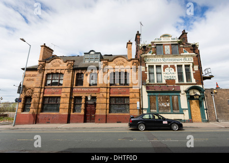 The Cutlers Arms in Westgate Rotherham, a CAMRA heritage pub Stock ...
