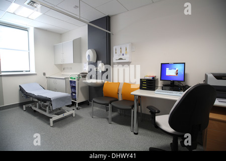 Brand new NHS Hospital Ward with beds and equipment Stock Photo - Alamy