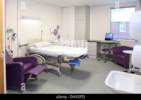 Brand new NHS Hospital Ward with beds and equipment Stock Photo - Alamy