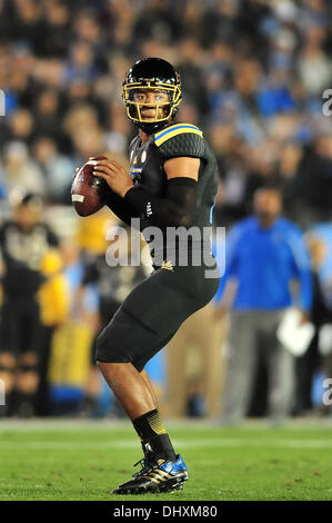 Pasadena, CA, . 15th Nov, 2013. Washington Huskies quarterback Cyler ...