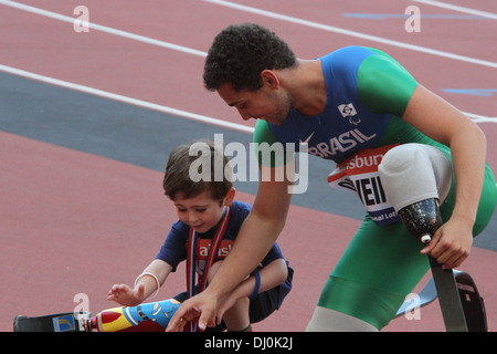 Rio Woolf meets his idol - Brazil's Alan Oliveira who shattered his own ...