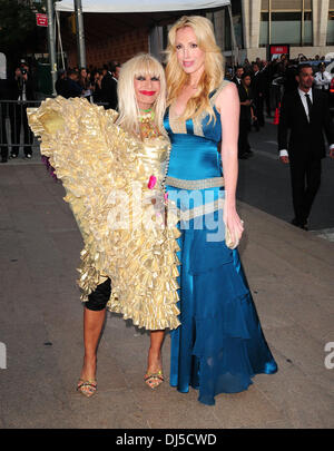Lulu Johnson, Betsey Johnson 2012 CFDA Fashion Awards held at Alice ...