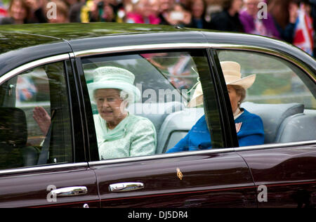 Queen Elizabeth II and Diana Marion, The Lady Farnham, in place of the ...