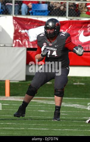 Little Rock, Arkansas, USA. 23 Nov 2013. Razorback tightend Hunter ...