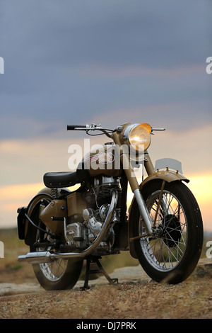 Royal Enfield Bullet vintage 1966 G2 engine India Stock Photo - Alamy