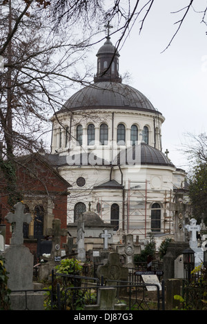 Bellu Cemetery, Bucharest, Romania Stock Photo - Alamy