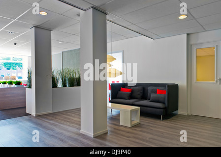 Modern lobby area in office Stock Photo - Alamy