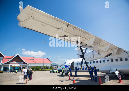Lao Airlines ATR 72-500 turbo-prop aircraft at Luang Prabang ...
