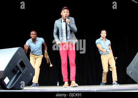 Marcus Collins Performances at Fun In The Sun in Rhyl Rhyl North Wales ...