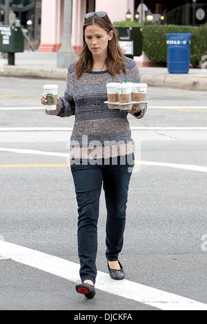 Jennifer Garner has her hands full carrying a tray of coffee at The ...