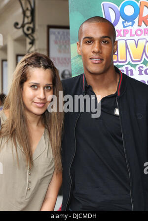 Jay Simpson Celebrity & Press Performance of Nickelodeon's Dora ...